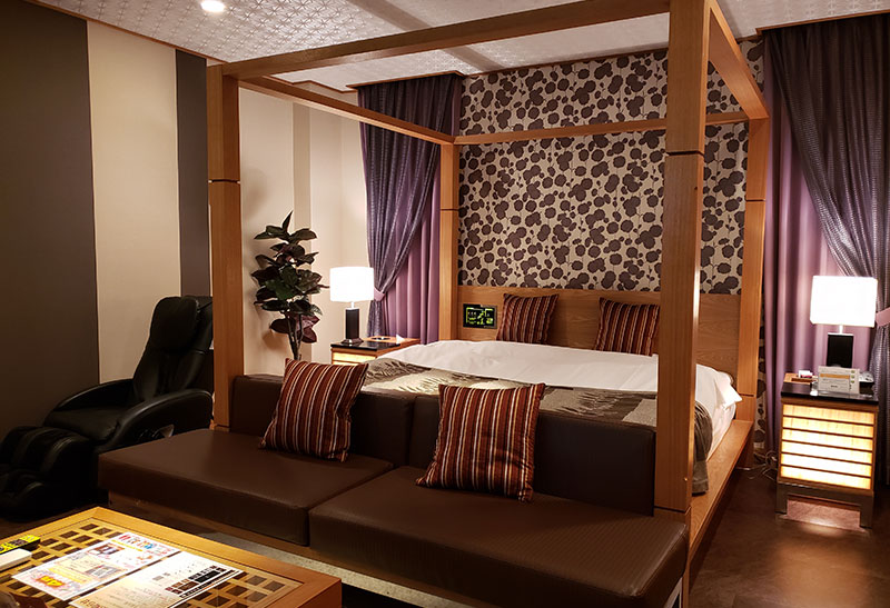 Room 209 | HOTEL COLORS