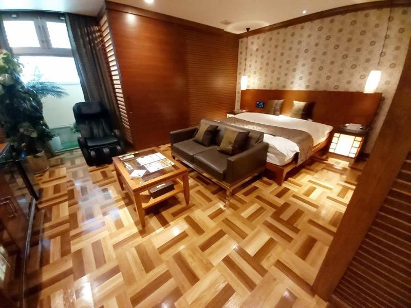 Room 306 | HOTEL COLORS